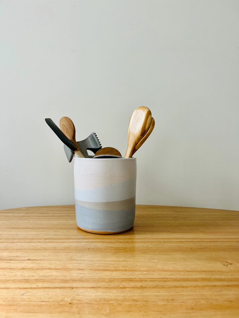 Large Criss-Cross Utensil Holder– By Land & Sea